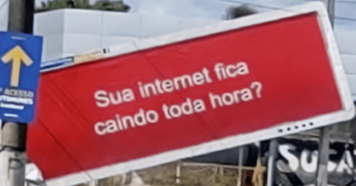 Conar diz que vermelho não é exclusivo da Claro e valida outdoor da Oi ...